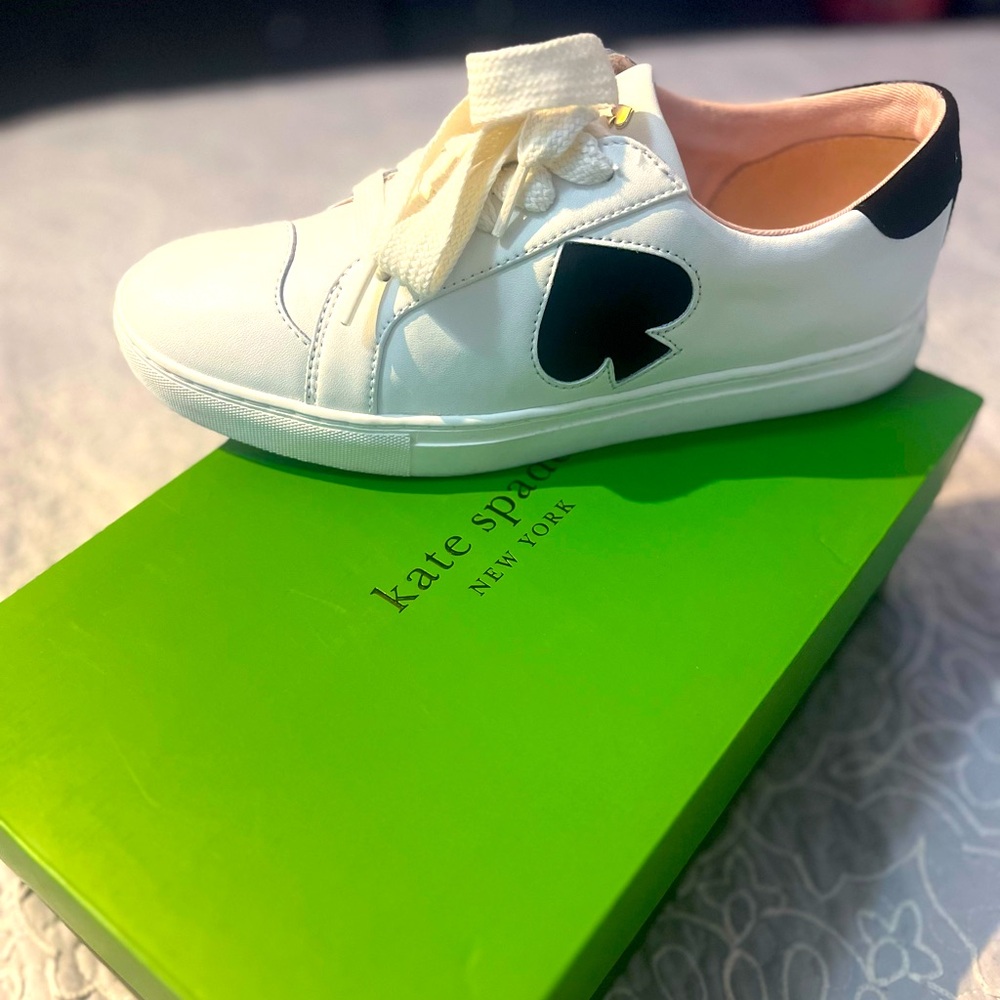 Kate Spade,Fez Sneaker, Optic White/Black - Gem
